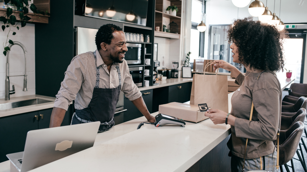 How To Deliver Exceptional Customer Service With Frontline Staff Training